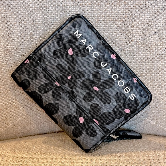 Marc Jacobs | Bags | Marc Jacobs Floral Leather Wallet | Poshmark